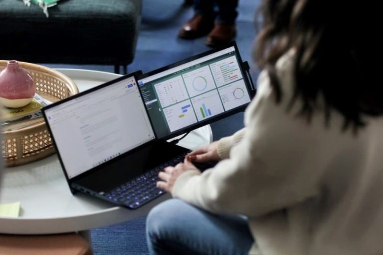 How Portable Monitors Simplify Collaborative Work in Business Settings ...